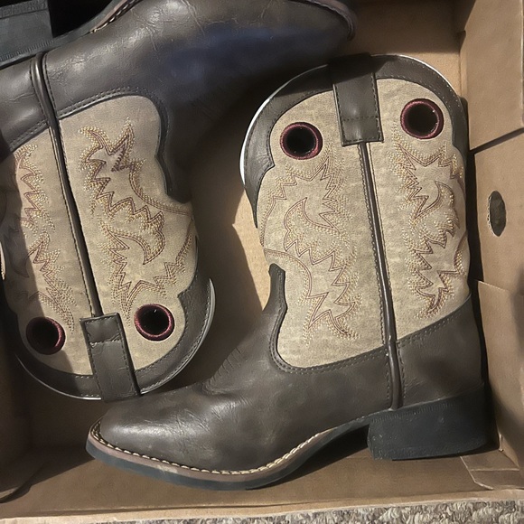 larendo | Shoes | Boys Size One Cowboy Boots Worn Twice Laredo Western ...